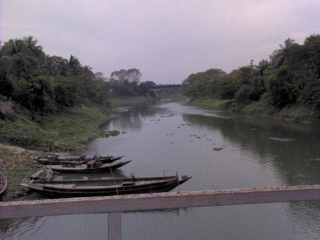 Amid row over Teesta, fresh controversy brewing in another river in Bengal | Kolkata - Hindustan ...