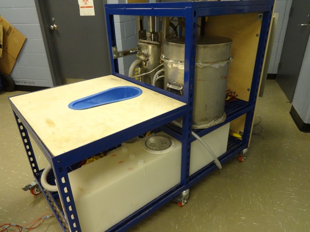 Canada engineers develop toilet for India that runs without water ...