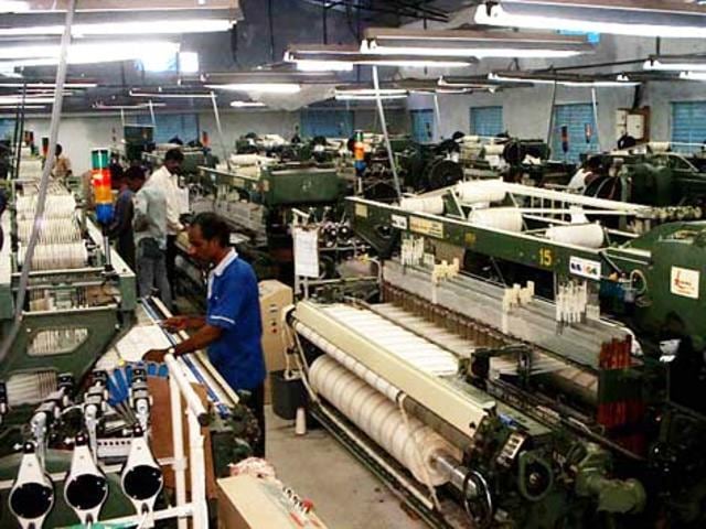 Saree bonanza: How KCR hopes to woo both women and weavers with a ...