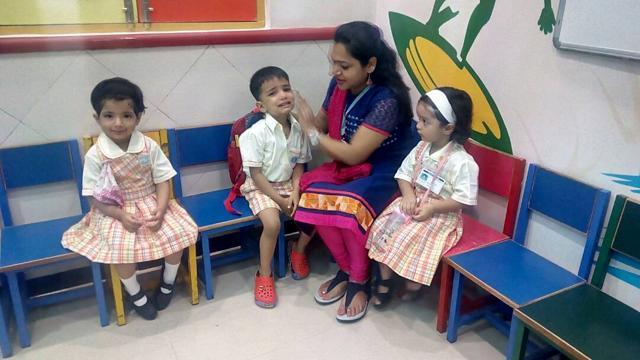 In pics | From colourful bags to grumpy faces: Mumbai schools reopen ...