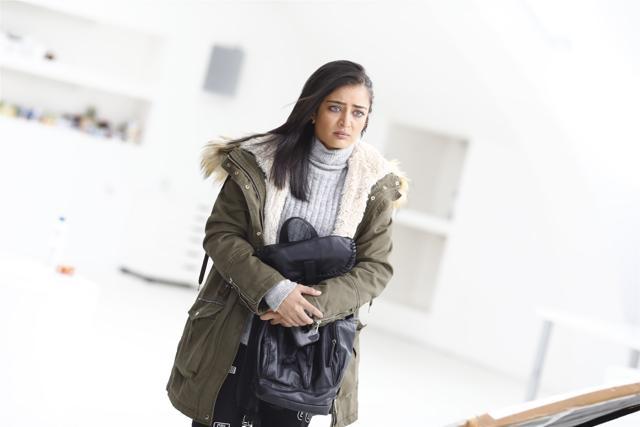 Vivegam: When Akshara Haasan bonded with Thala Ajith over photography ...