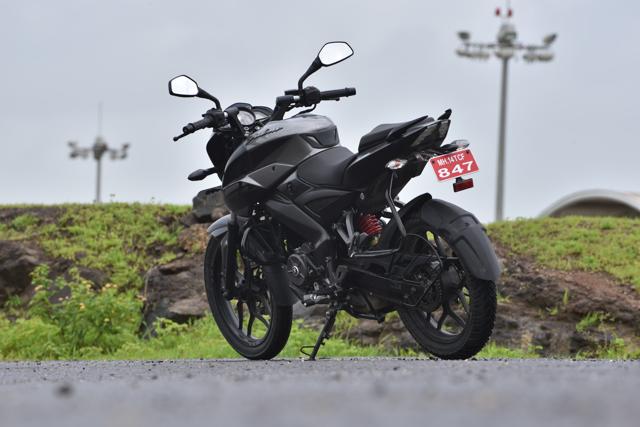 Bajaj Pulsar NS160: Does it have the makings of a good premium 150 ...