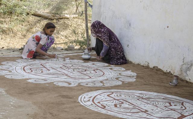 Dying Mandana art still a part of Diwali festivities in Rajasthan ...