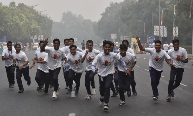 PM Modi flags off ‘Run for Unity’, says previous govts ignored Patel’s ...