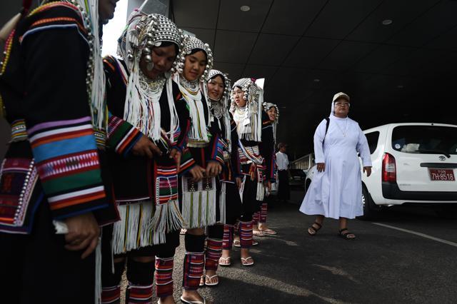 Pope’s trip to Myanmar, Bangladesh turns on one word: Rohingya | World News
