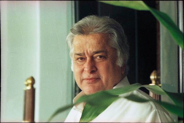 Shashi Kapoor dead at 79: Here are rare pictures of the legendary star ...