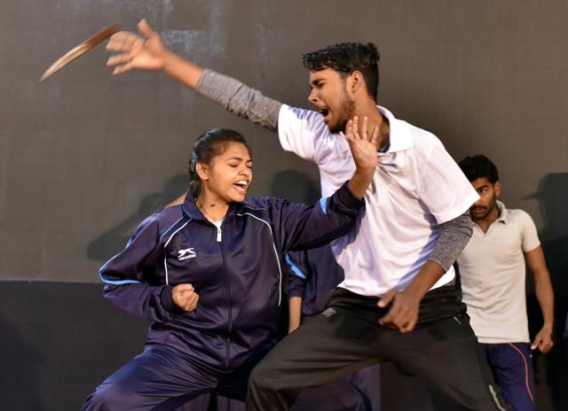 Delhi Police harnesses the power of theatre to spread self-defence ...