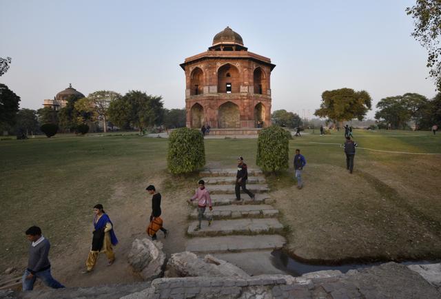 Dinpanah and Shergarh of Purana Qila: Why 2 rival kings chose the same ...