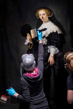 French, Dutch teams unveil restored 7th century Rembrandt portraits ...