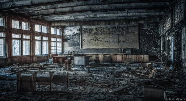 30+ years later: Haunting pictures of Chernobyl in infrared photography ...