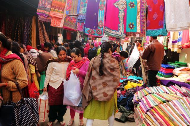 Wedding shopping in Delhi: Check out the Inderlok Thursday market ...