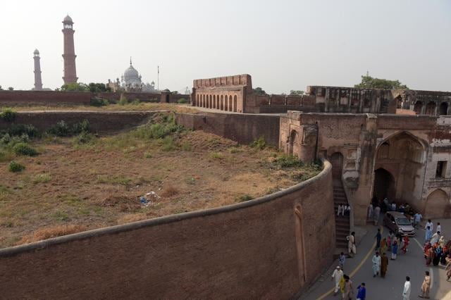Pakistan aims to revive glory of ancient Mughal city Lahore: Photos ...