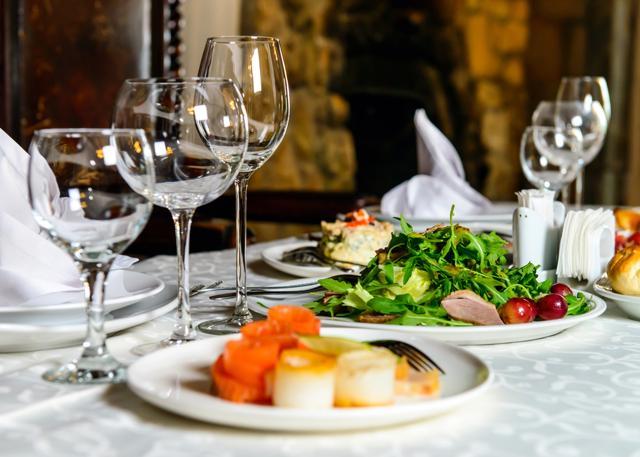 Be the ideal guest: Here are some basic table etiquette you should know ...