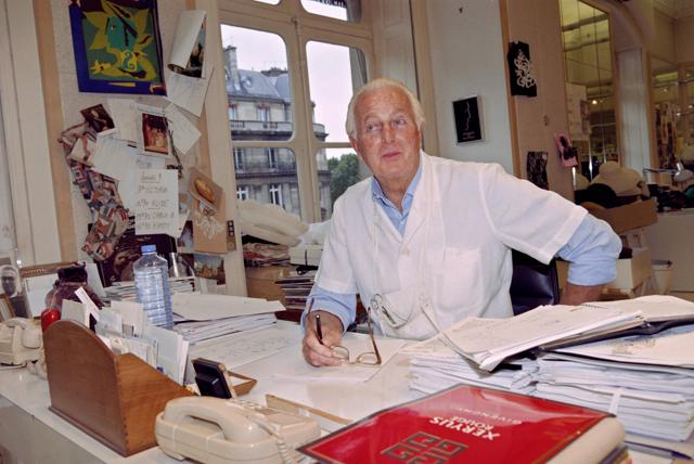 Hubert de Givenchy, tower of French fashion and tailor to the stars ...