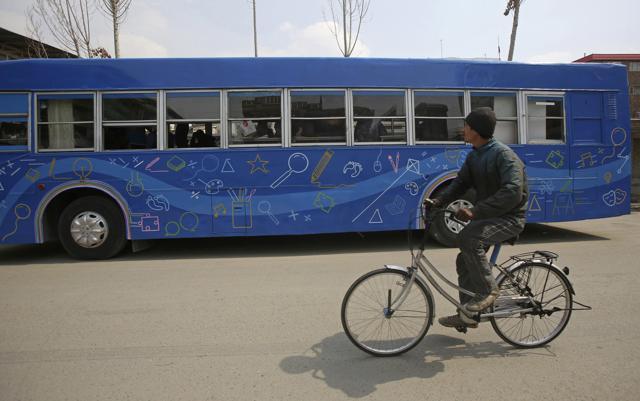 All aboard: Blue bus of Kabul brings joys of reading to Afghan children ...