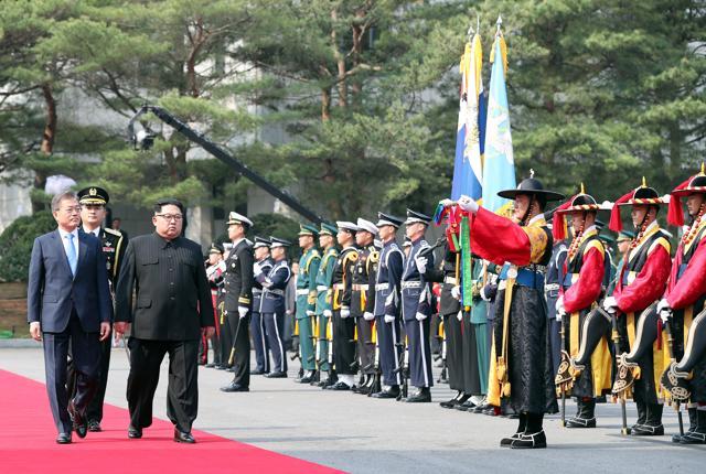 In pics: At Inter-Korean summit North Korea’s Kim Jong Un says a ‘new ...