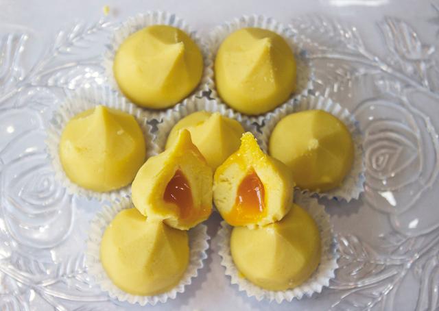 Searching for the best Mishti in West Bengal | Hindustan Times