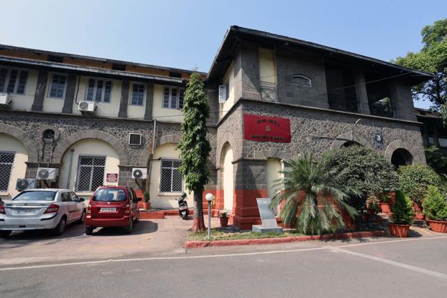 AFMC, Pune to soon get Da Vinci robot for surgeries: Commandant Vice ...