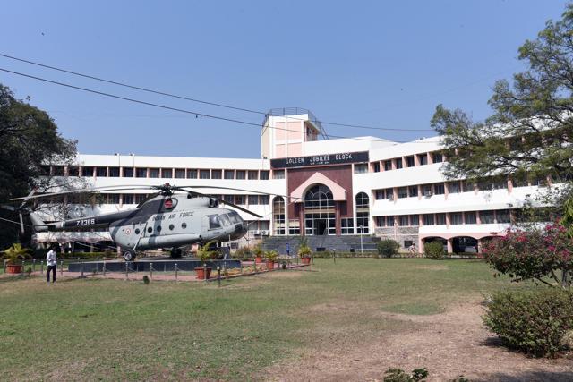 AFMC, Pune to soon get Da Vinci robot for surgeries: Commandant Vice ...