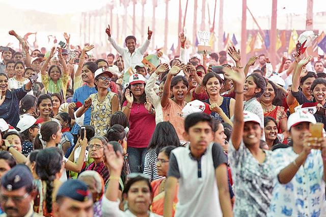 Lok Sabha Elections 2019: Modi continues to attack Sharad Pawar ...