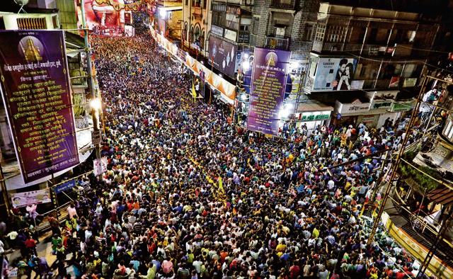 Festivity low in Pune, funds raised for flood relief | Hindustan Times