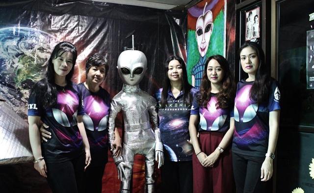 Alien enthusiasts flock to see huge Buddha statue in Thailand. Here’s ...