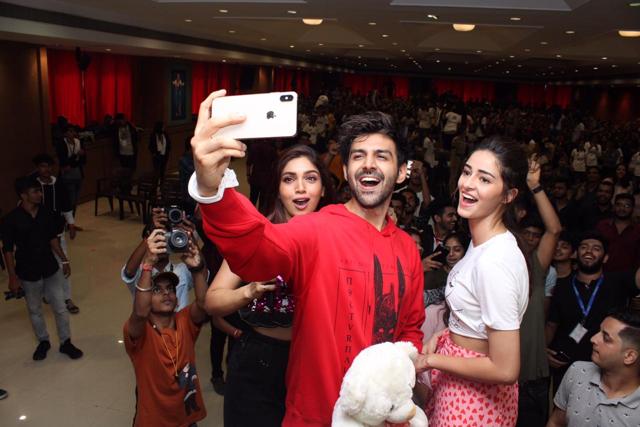 Pulkit Samrat-Kriti Kharbanda spotted together, Kartik Aaryan ...