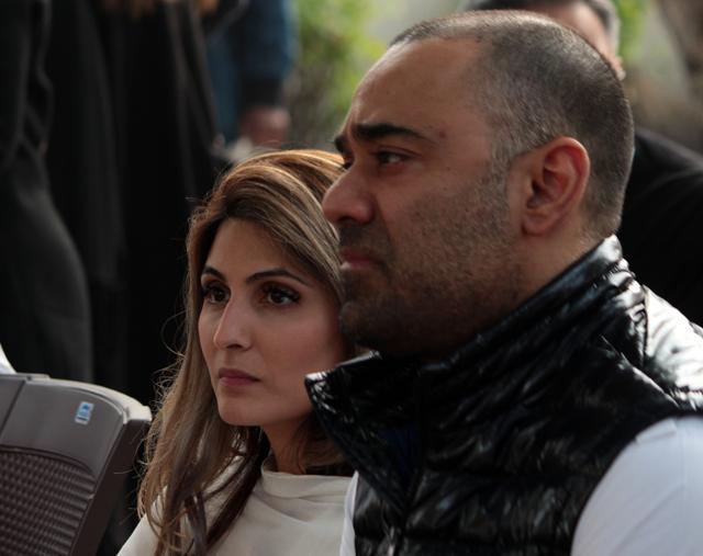 Ritu Nanda funeral: Abhishek Bachchan comforts niece Navya Nanda as she ...