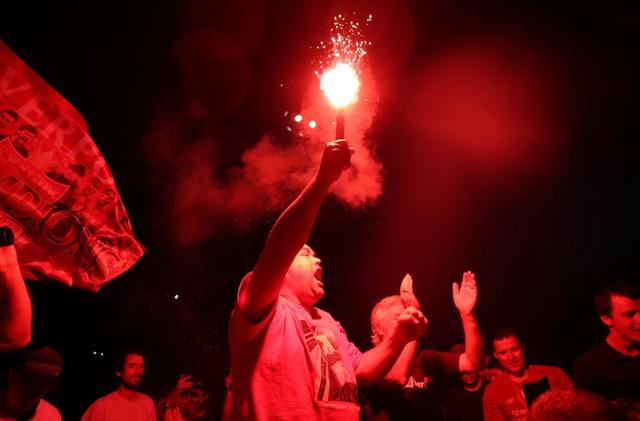 Kop joy: Liverpool fans flood Anfield, 1st title in 30 years | Football ...