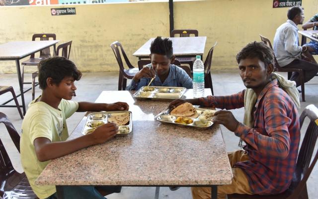 Farmers, labourers flock to newly opened subsidised food canteens in ...