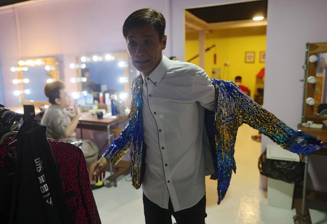 Hungry Ghost Festival: Singapore’s Getai concert for the dead goes ...