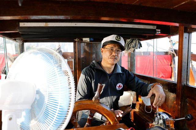 Traditional Chinese boat ‘The Dukling’ caters to locals in Hong Kong ...