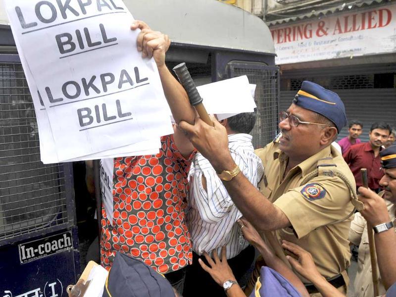 Cong MP submits Jan Lokpal Bill to Parl panel | Latest News Delhi