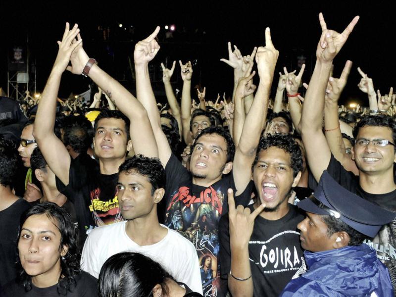 Metallica fans lose belongings, get flak | Hindustan Times