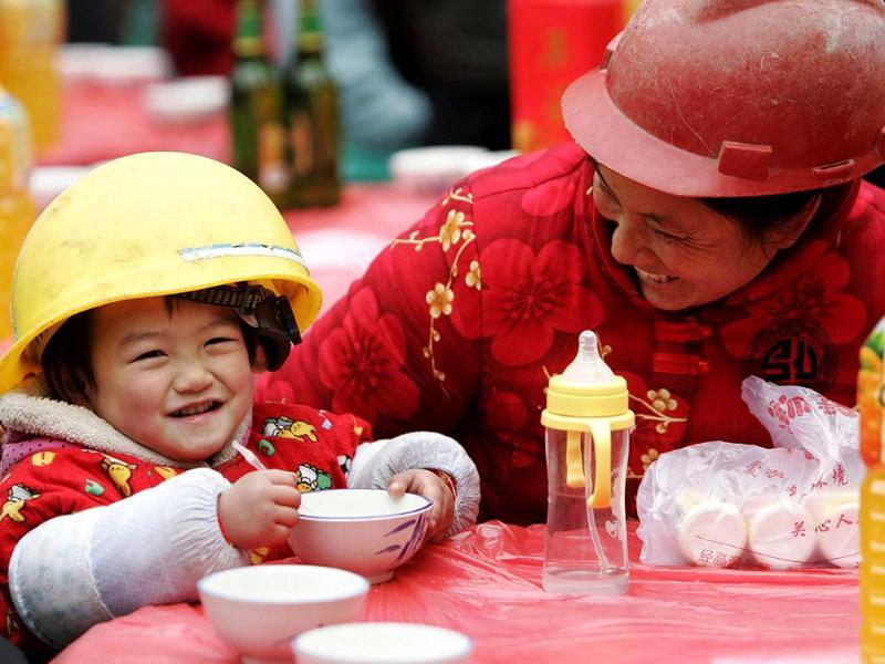Palmistry test for Chinese toddlers | World News