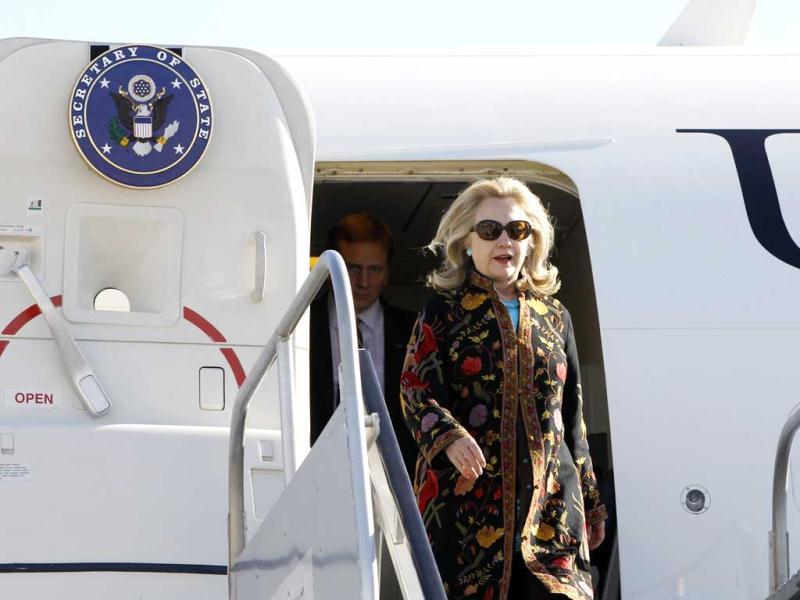 Hillary Clinton turns dance floor sensation | Entertainment News