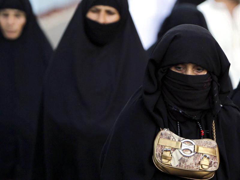 'Muslim Patrol' vigilantes force London women to cover up | World News