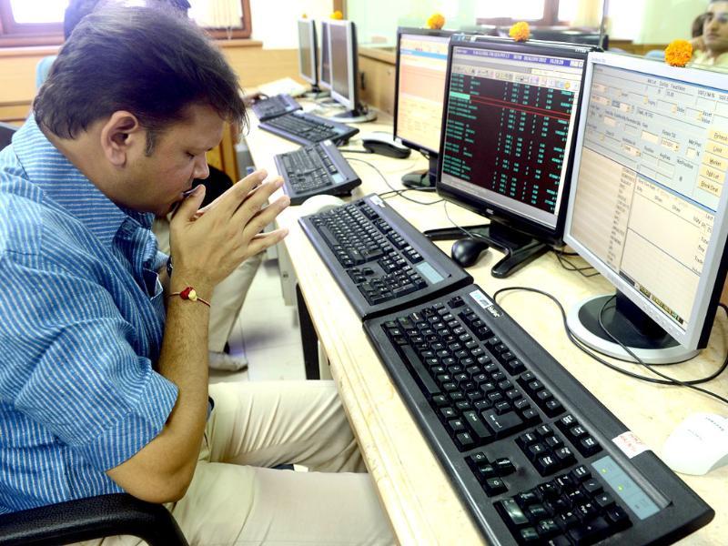 Profit and loss: Buoyant markets resurrect day traders - Hindustan Times