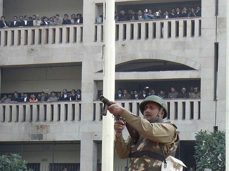 Delhi: Firing outside Rohini Court, no casualties | Latest News Delhi ...
