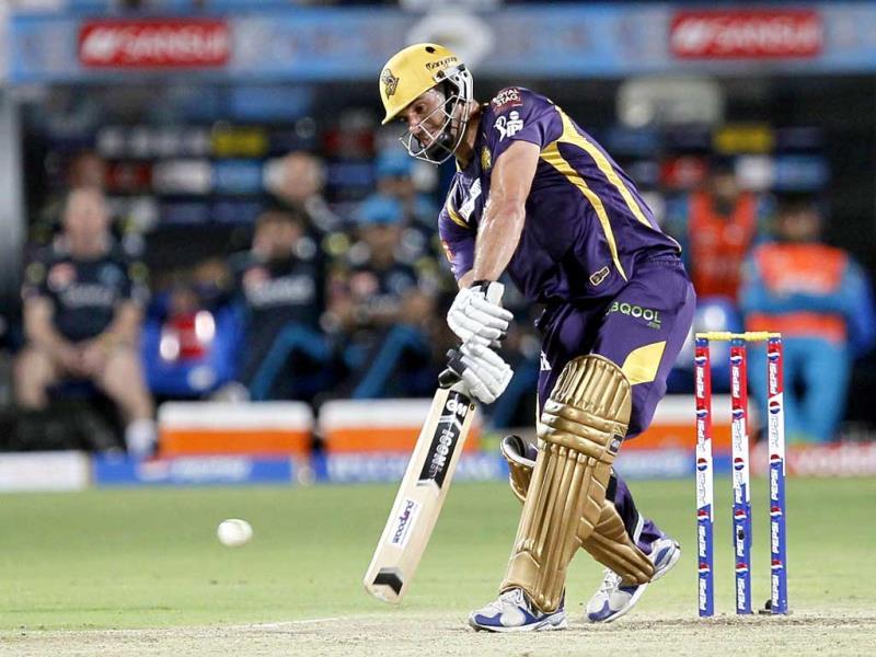 Ms Dhoni Bowling In Clt20