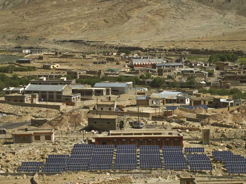 Govt seeks multi-billion dollar funds for solar power project ...