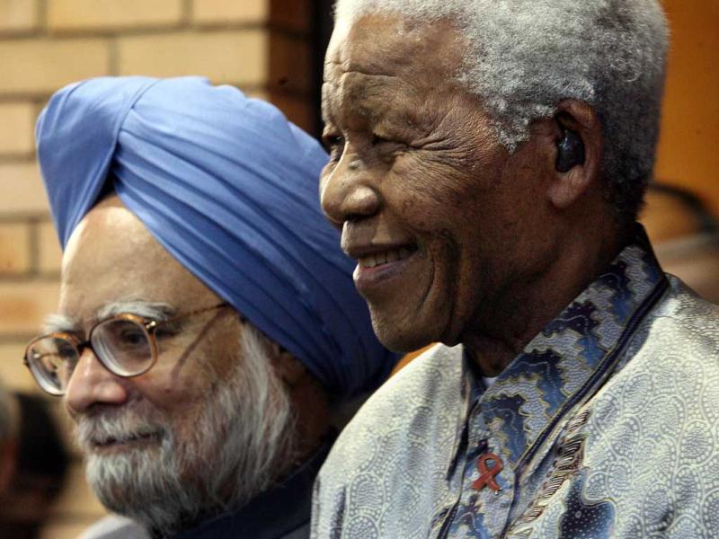 Indian leaders hail Mandela, call him a true Gandhian | India News
