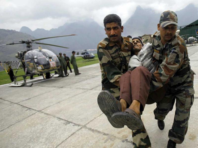 BSF men evacuate 140 villagers - Hindustan Times