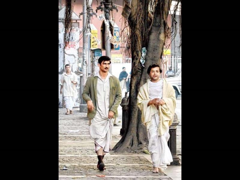 Byomkesh Bakshy poster unveiled on a symbolic night | Bollywood