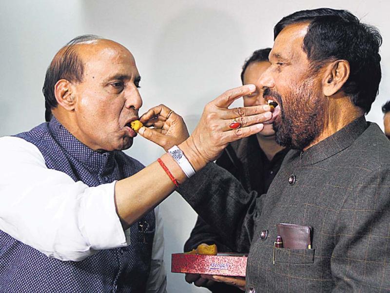 It's official: Paswan returns to NDA after 12 years | Latest News India ...