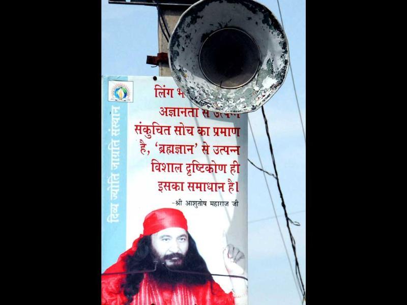 Dead guru kept in deep freezer by devotees who say he is meditating ...