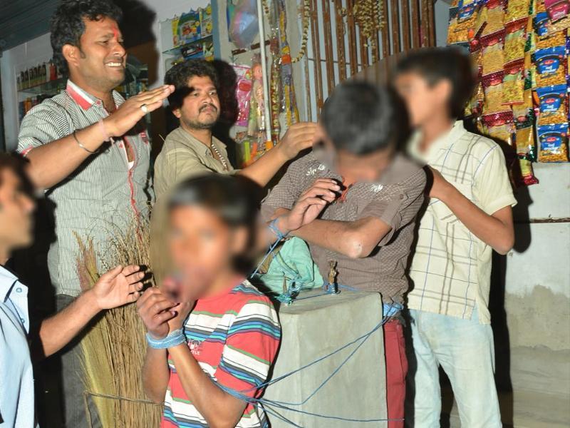 Patna: 2 kids tied to pole, thrashed for stealing | Latest News India ...