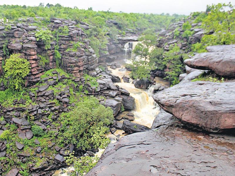 No safety measure at Bagdari fall in Jabalpur despite death of 11 ...