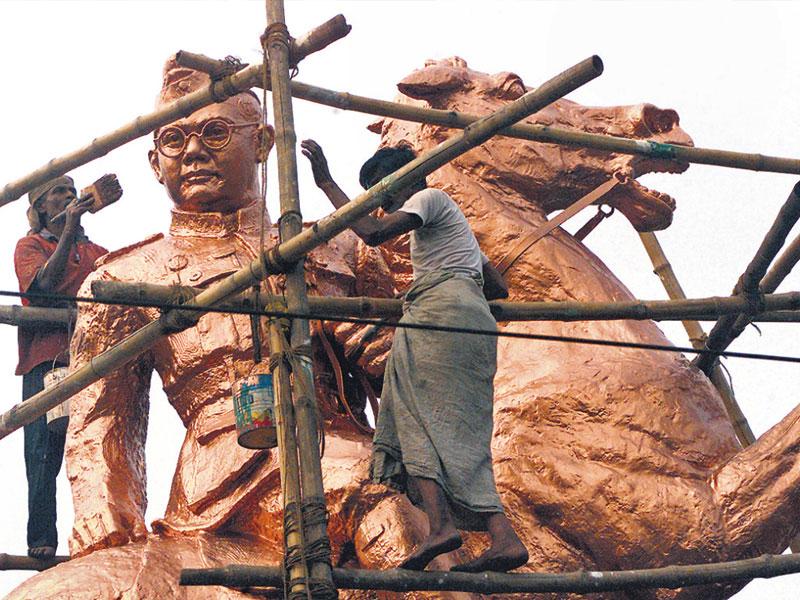 Not for your eyes: Govt holds on to Netaji death documents - Hindustan ...