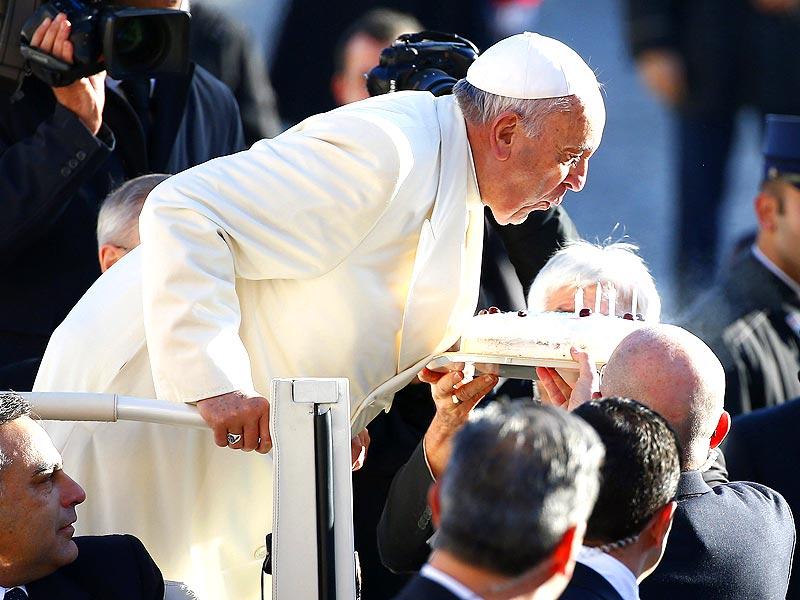 You can't insult the faith of others: Pope on Charlie Hebdo | World News